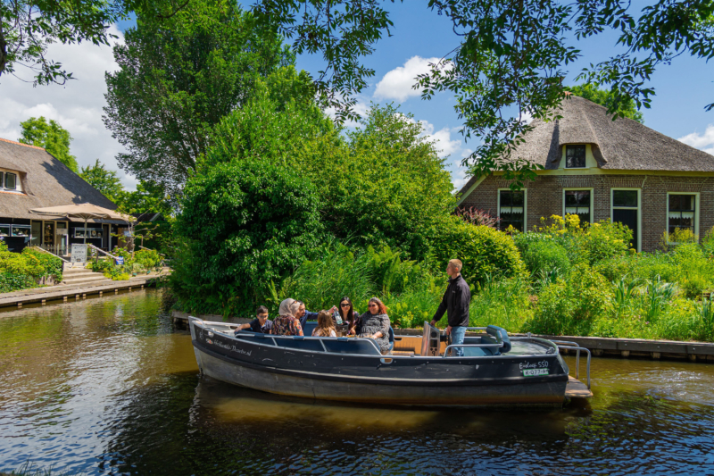 EN | Private Tours Giethoorn | Our boats